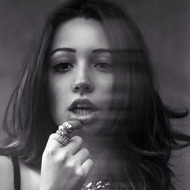 Zeynep Bastık picture