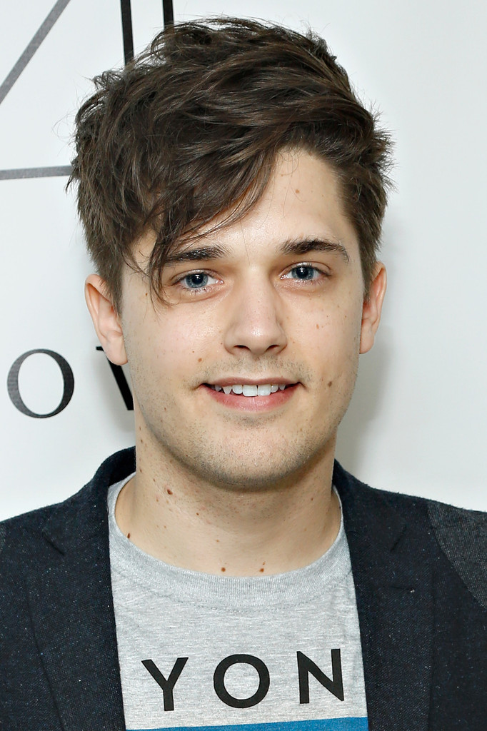 Andy Mientus picture