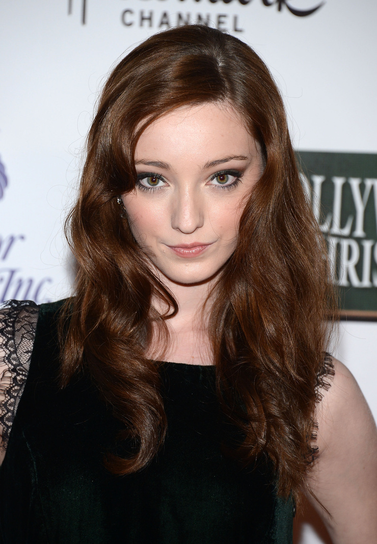 Picture of Emma Dumont