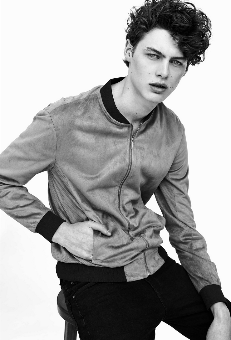 Picture of Darwin Gray