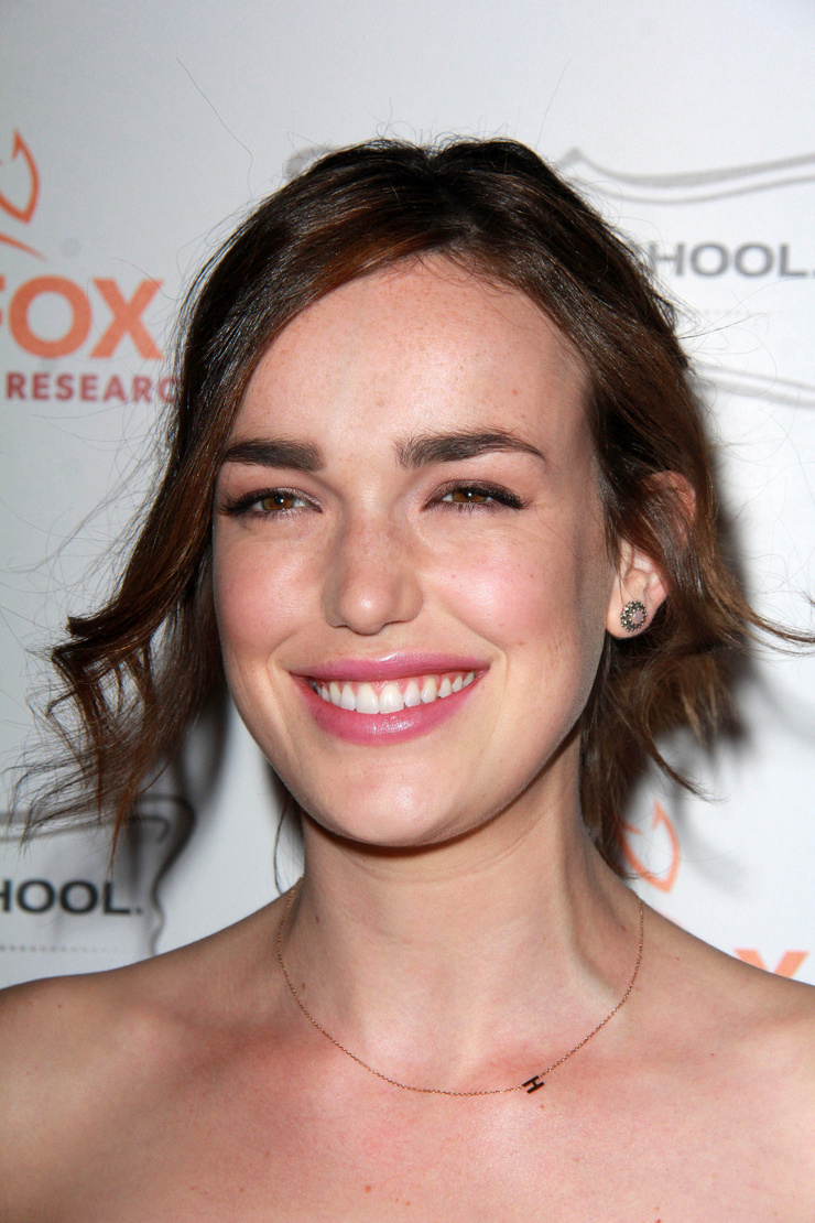Picture of Elizabeth Henstridge