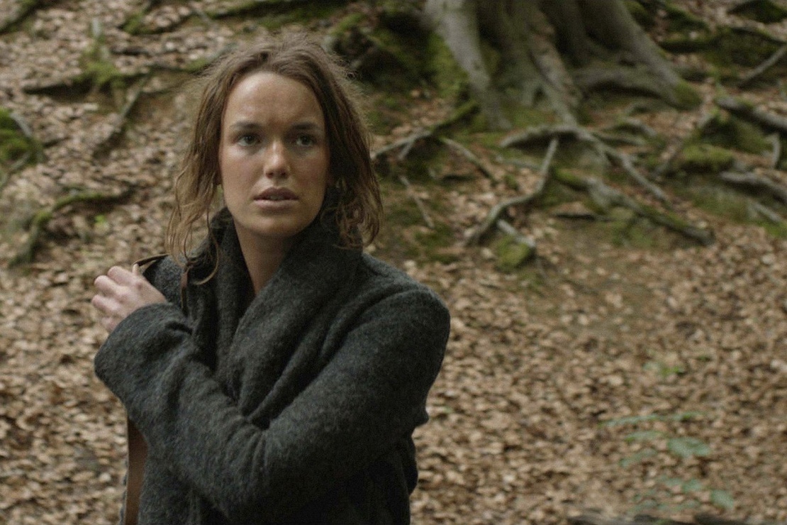 Picture of Elizabeth Henstridge