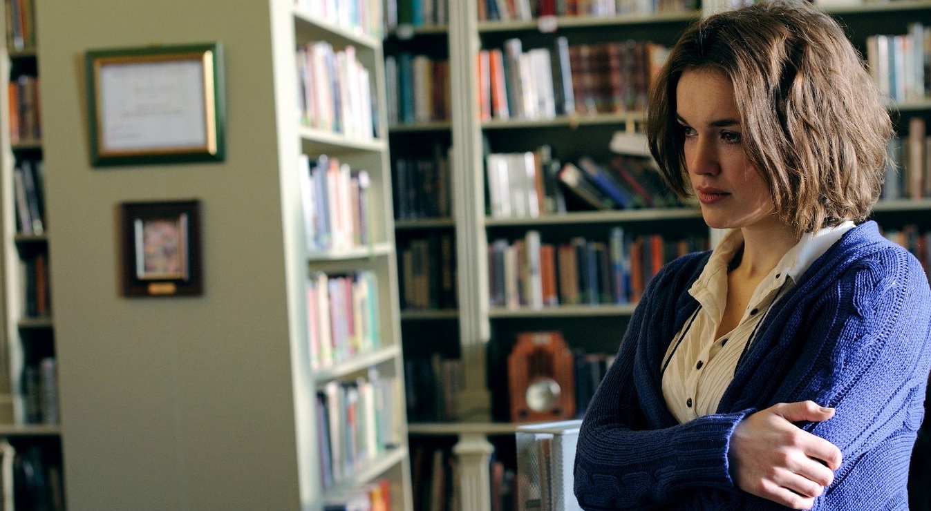 Picture of Elizabeth Henstridge