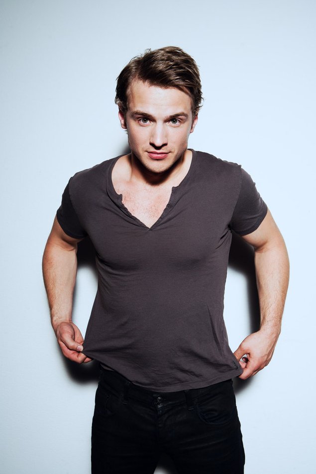 Picture of Freddie Stroma
