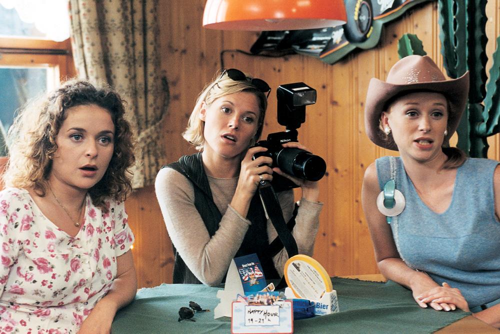 Julia Sawalha image