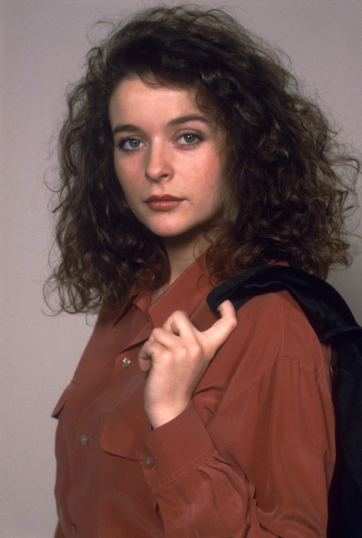 Julia Sawalha picture