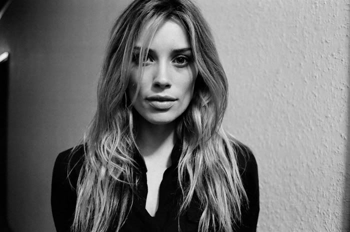Picture of Arielle Vandenberg