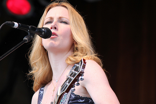 Allison Moorer image