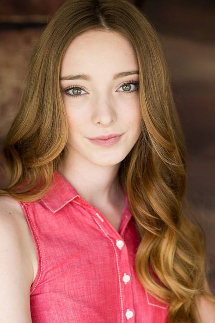 Emma Dumont