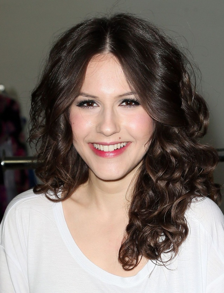 Erin Sanders image