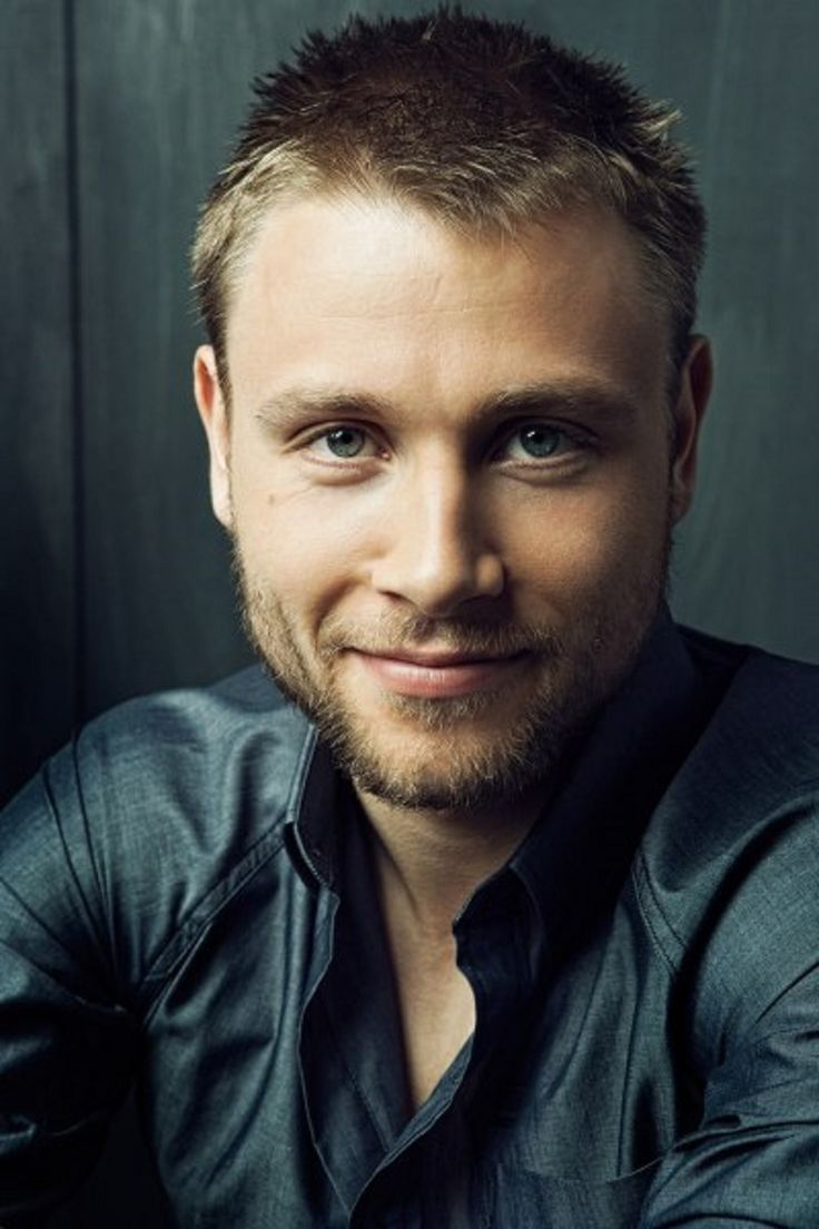 Picture of Max Riemelt