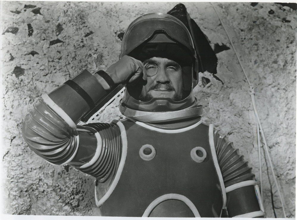 Picture of Warren Mitchell