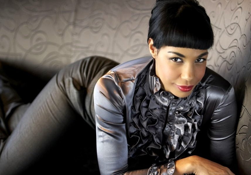 Picture of Amanda Brugel
