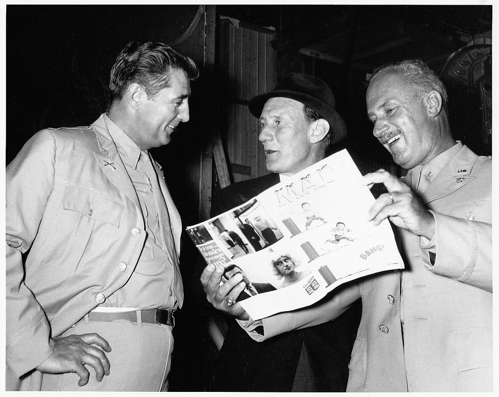 Robert Mitchum, Trevor Howard, Keenan Wynn