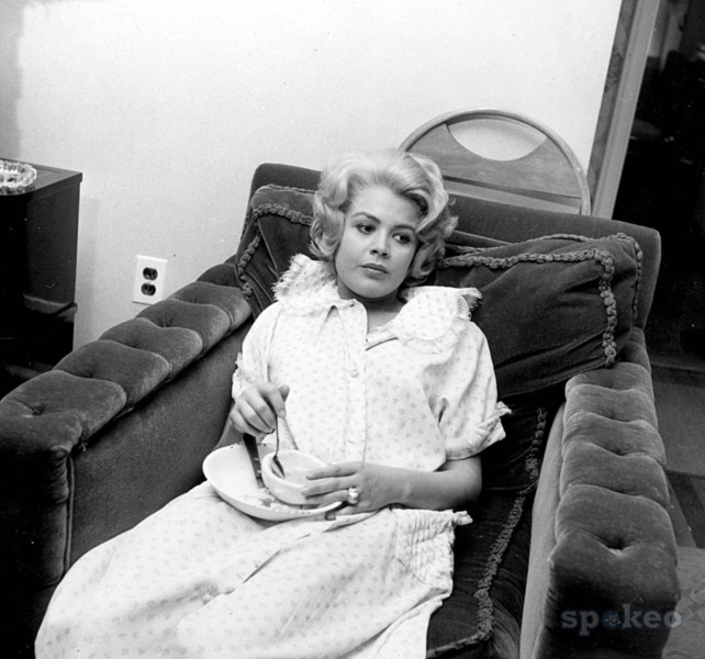 Sandra Dee picture