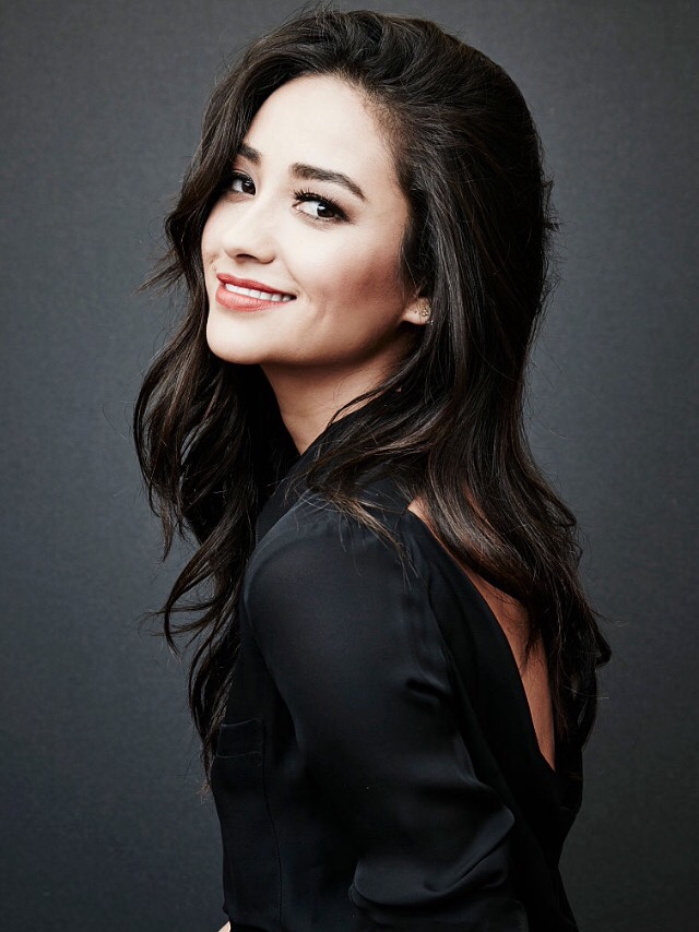 Picture of Shay Mitchell