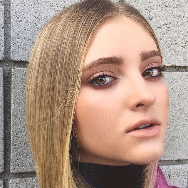 Picture of Willow Shields