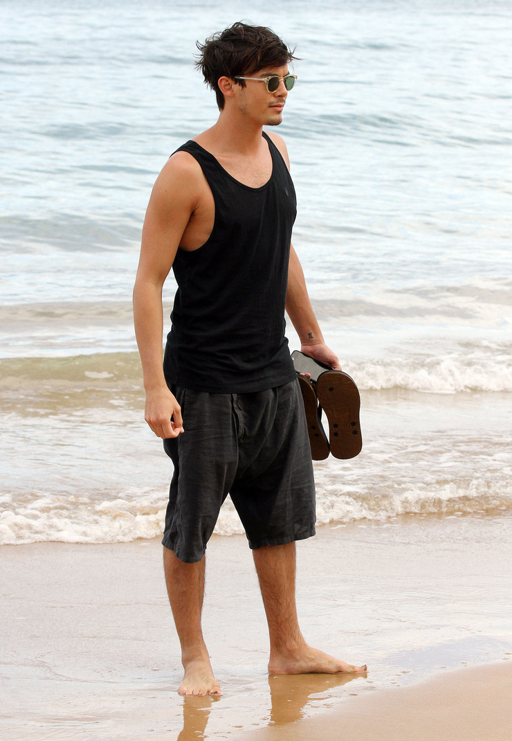 Tyler Blackburn image