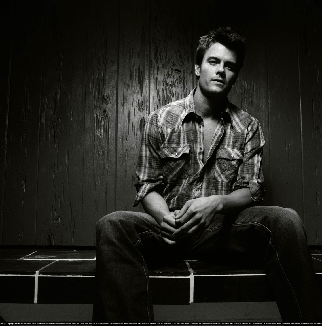 Josh Duhamel image