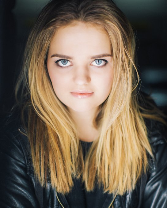 Picture of Laine MacNeil