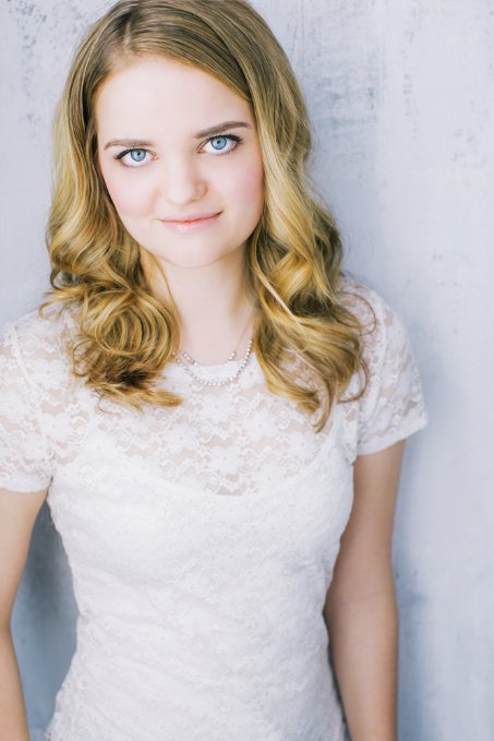 Picture of Laine MacNeil