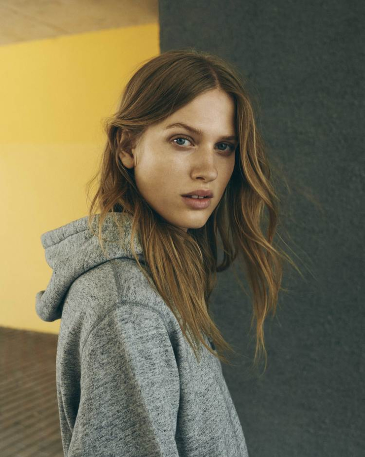 Picture of Laura Julie