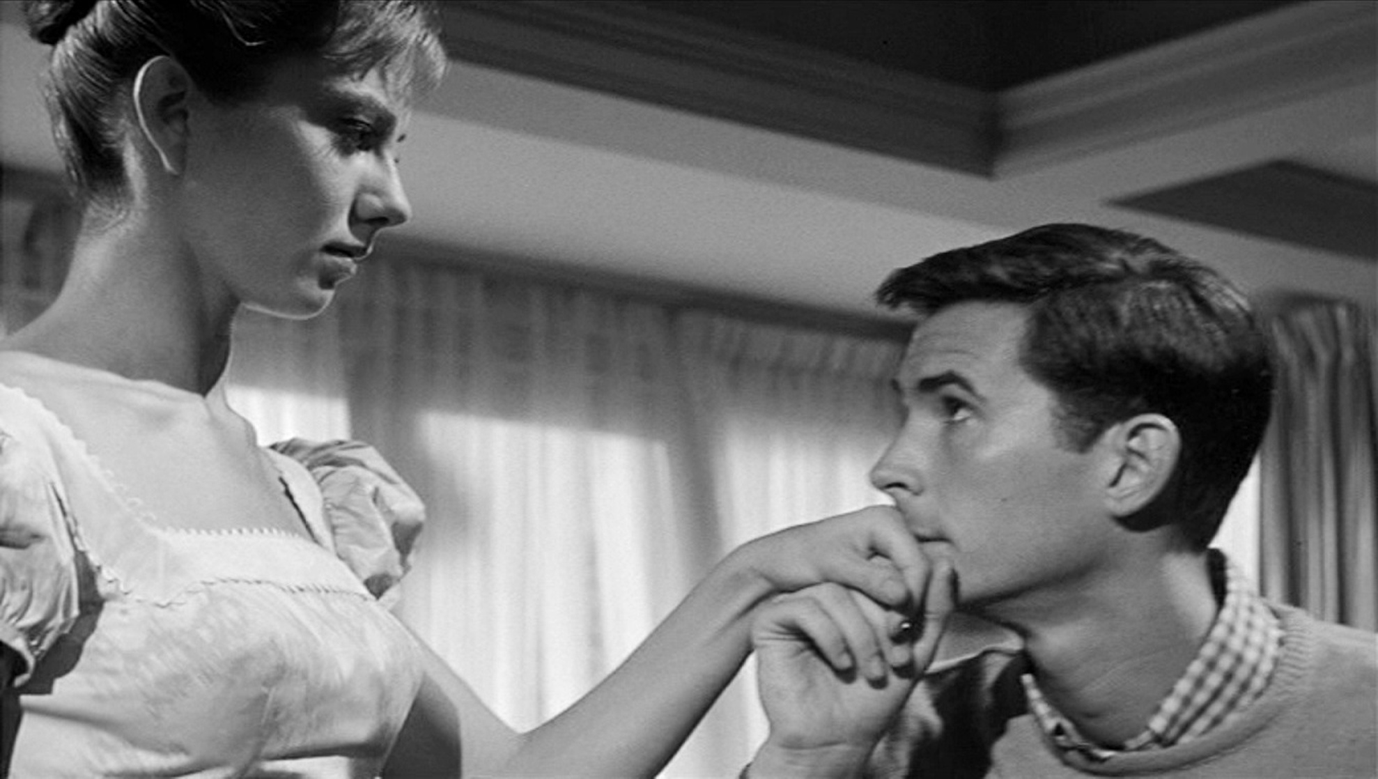 Donna Anderson y Anthony Perkins
