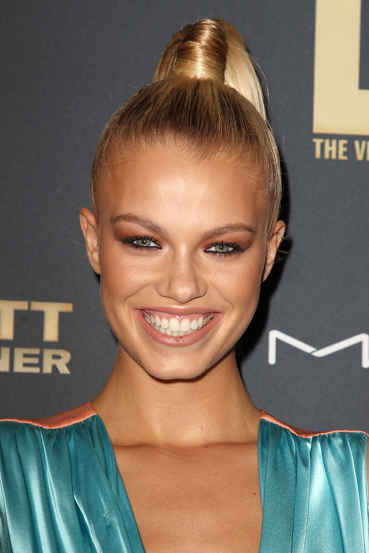 Hailey Clauson picture