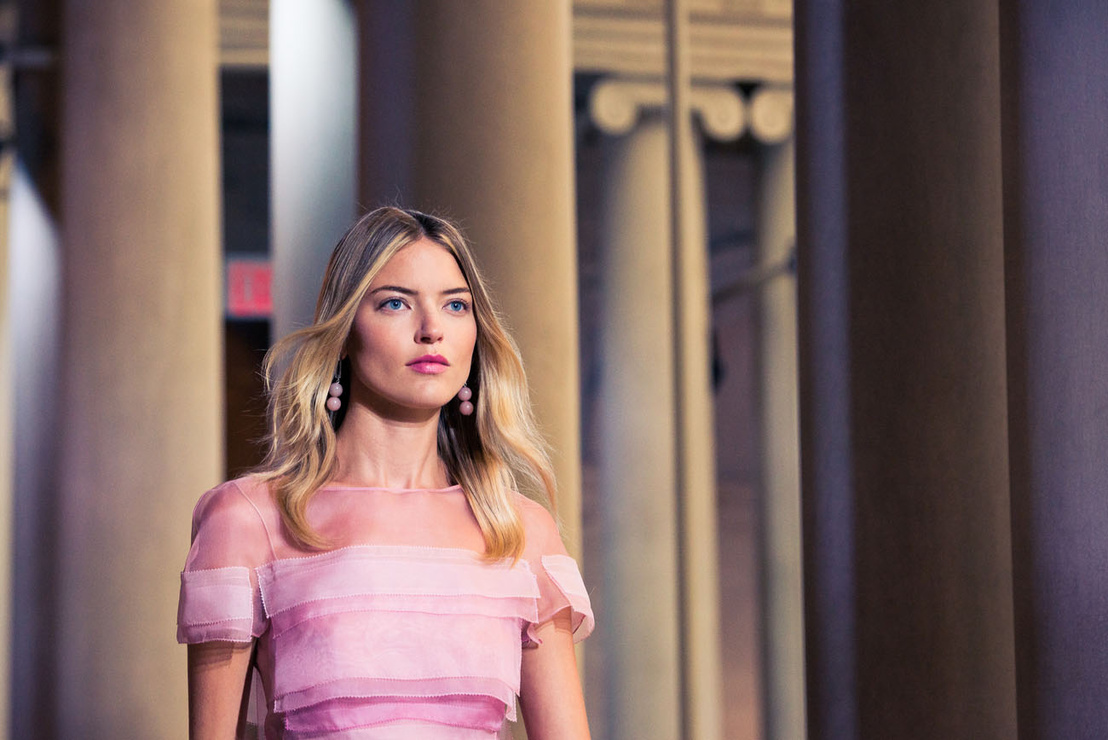 Martha Hunt picture