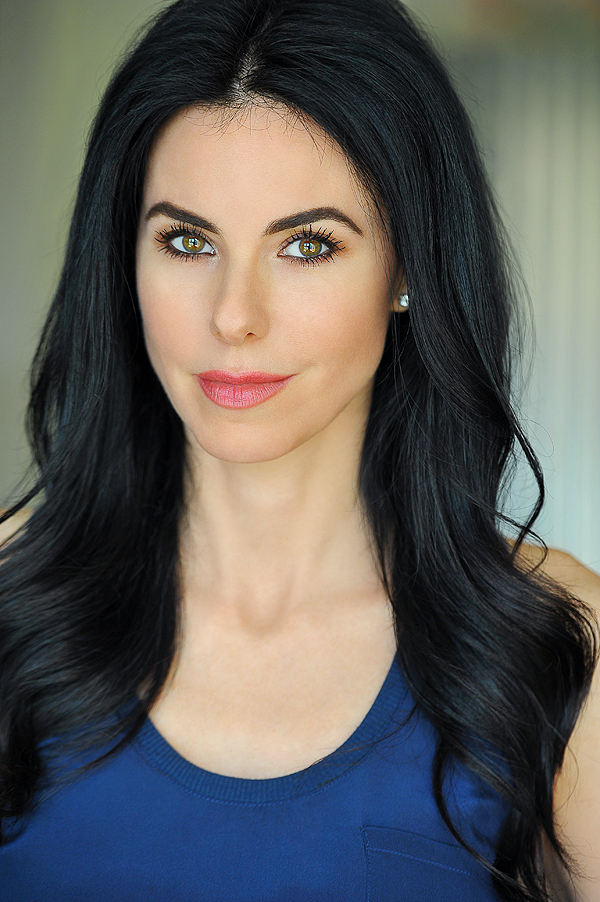 Defne Samyeli picture