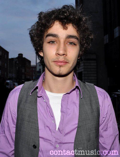 Picture of Robert Sheehan