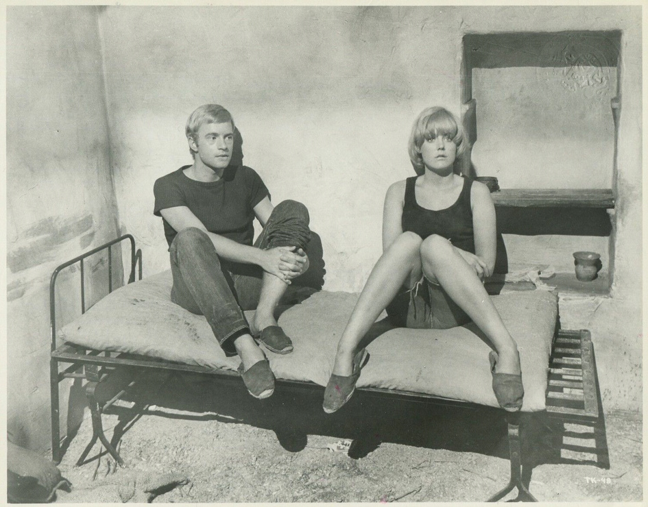 Yann Arthus-Bertrand, Fiona Lewis