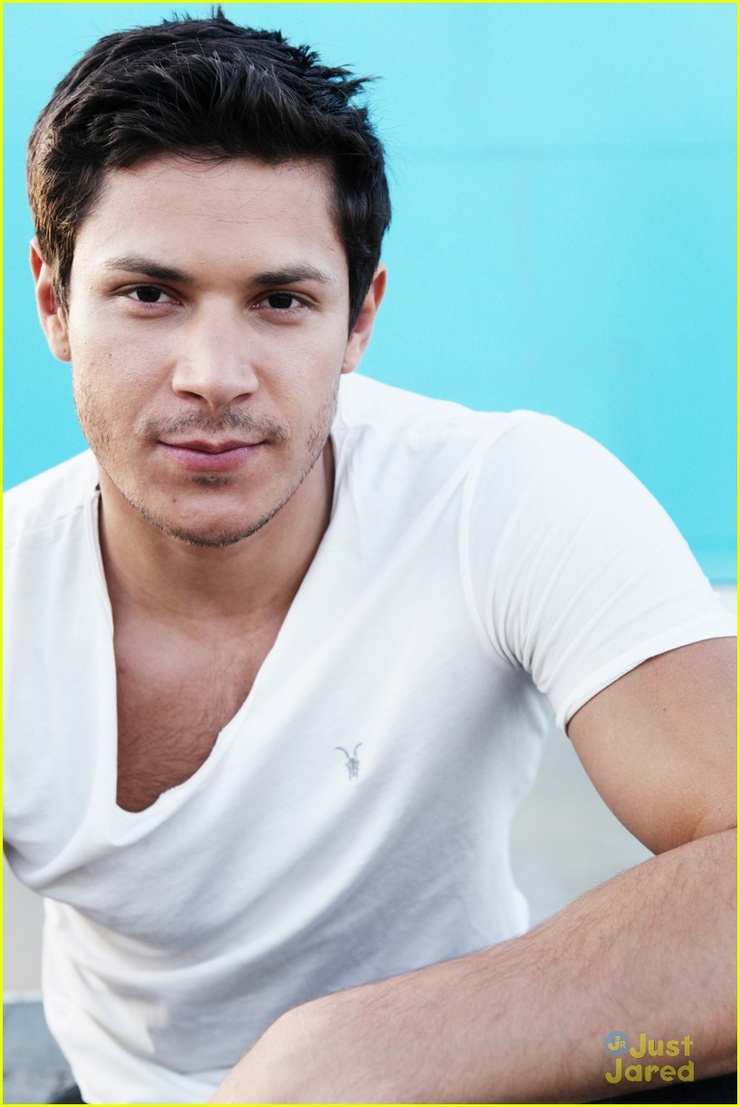 Picture of Alex Meraz
