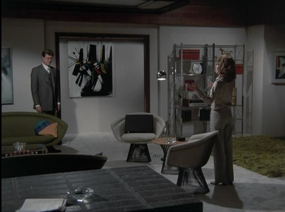 Columbo: Death Lends a Hand picture