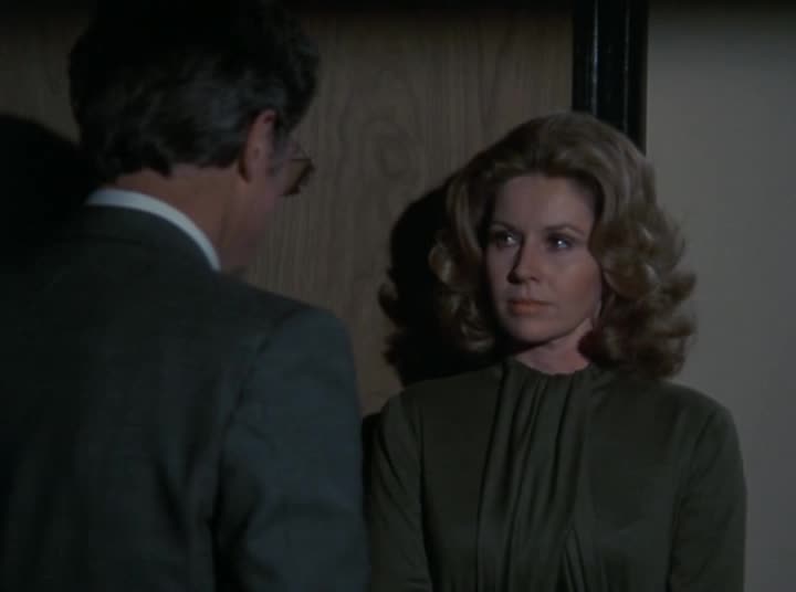 Columbo: Death Lends a Hand picture