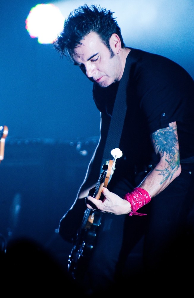 Picture of Simon Gallup