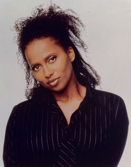 Picture of Lisa Nicole Carson