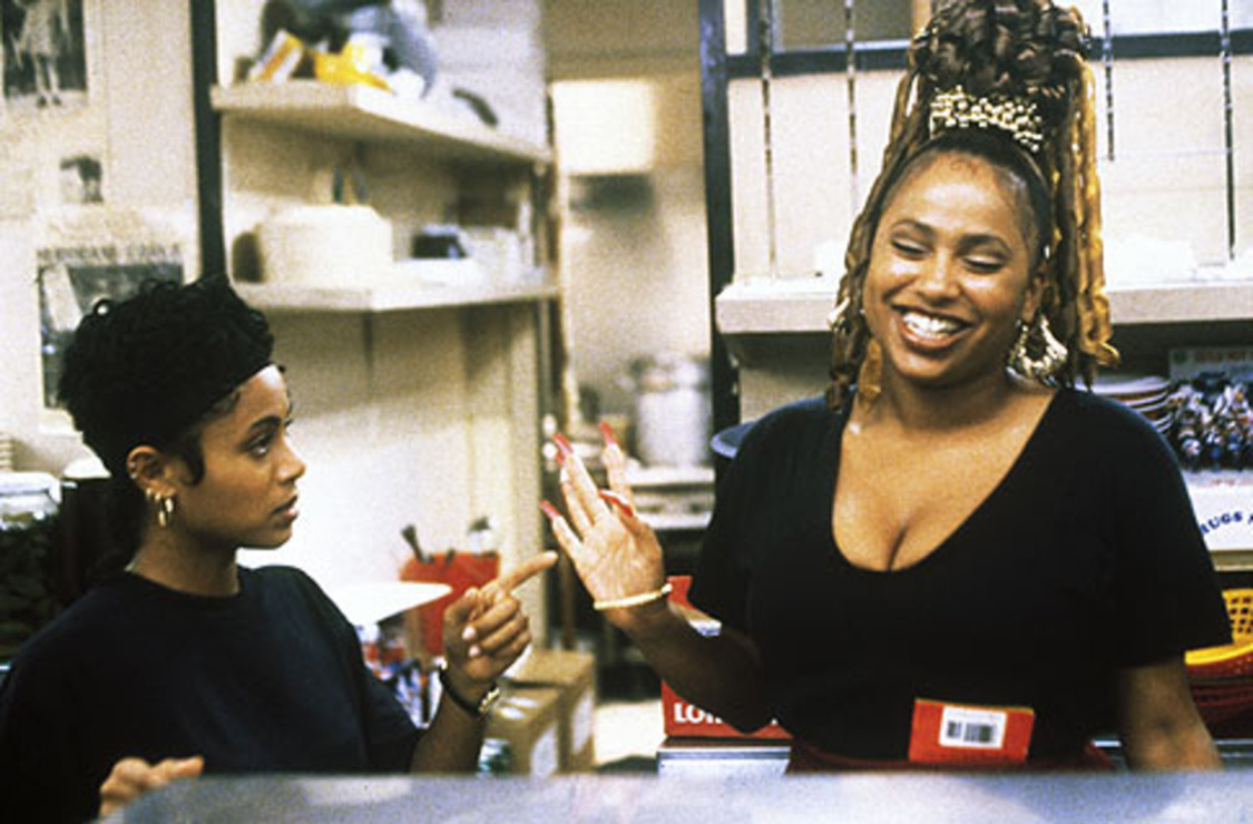 Picture of Lisa Nicole Carson