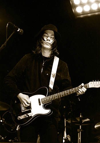 Picture of James Iha