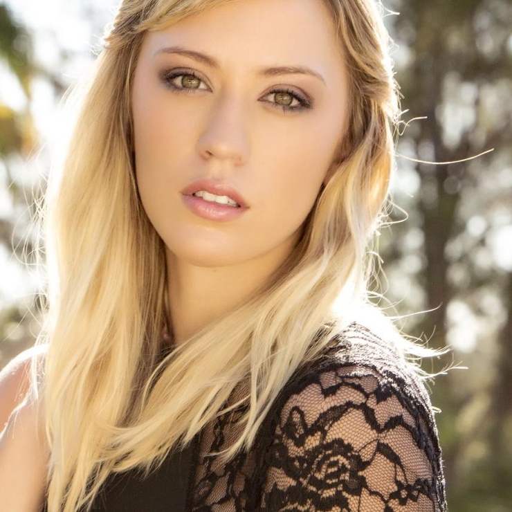 Picture of Ava Lange