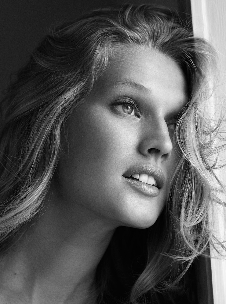 Toni Garrn picture