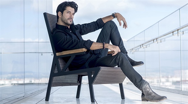 Burak Özçivit picture