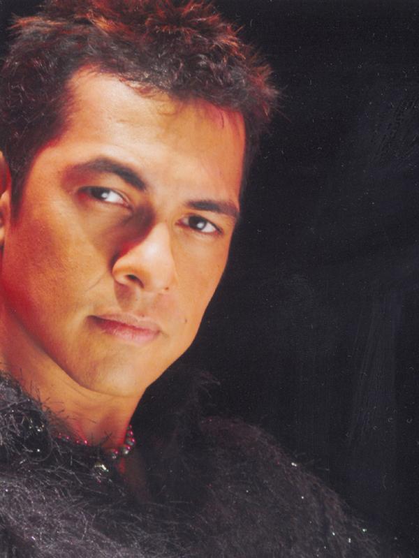 Picture of Gary Valenciano