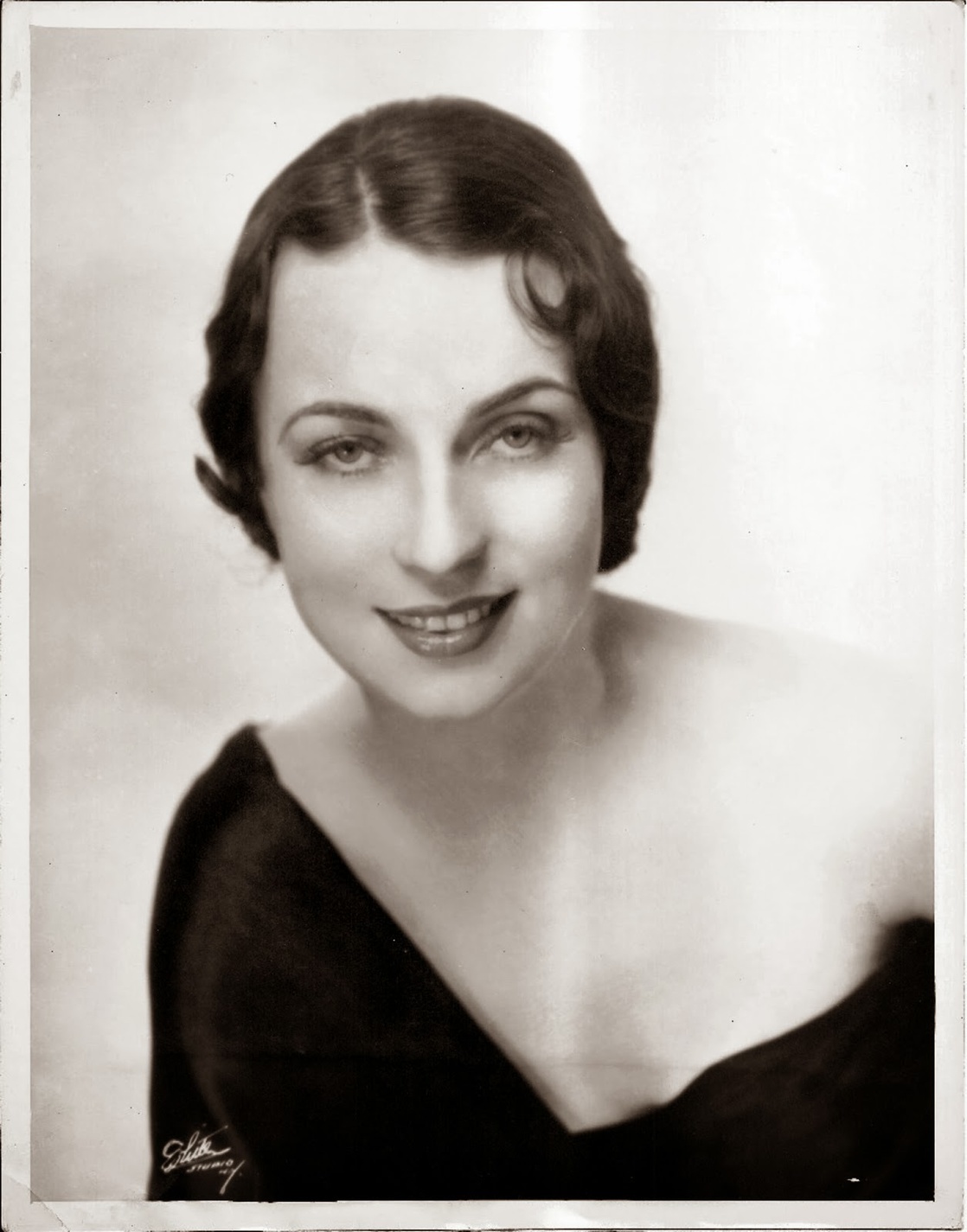 Agnes Moorehead picture