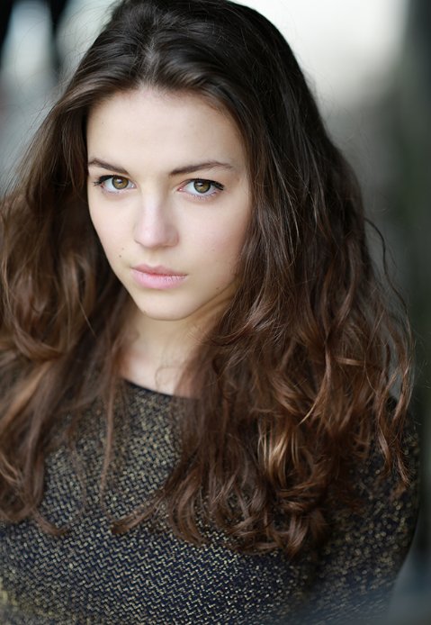 Picture of Ella Hunt