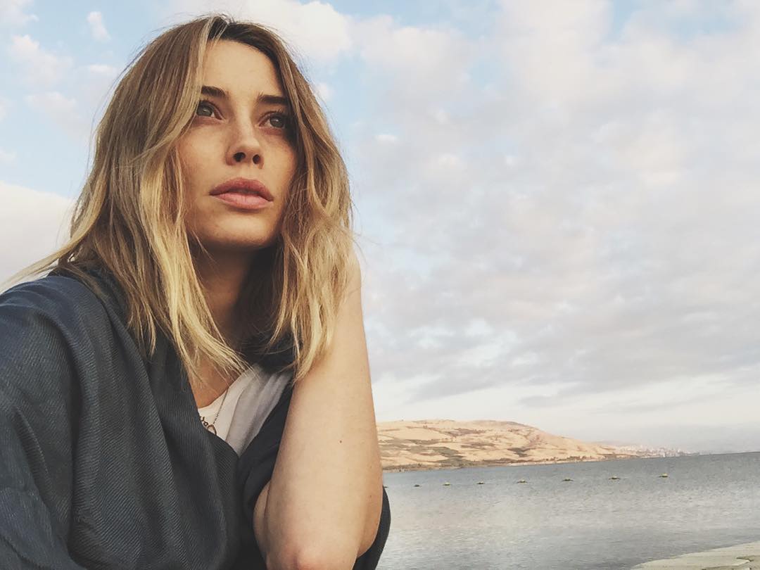Picture of Arielle Vandenberg