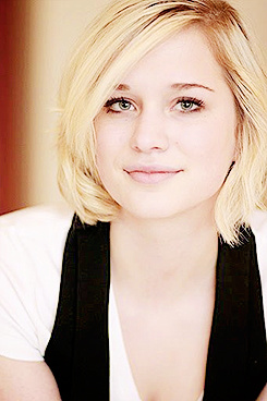 Picture of elizabeth lail