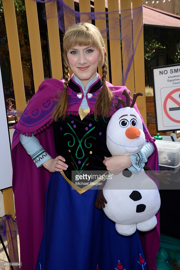 Tara-Nicole Azarian image