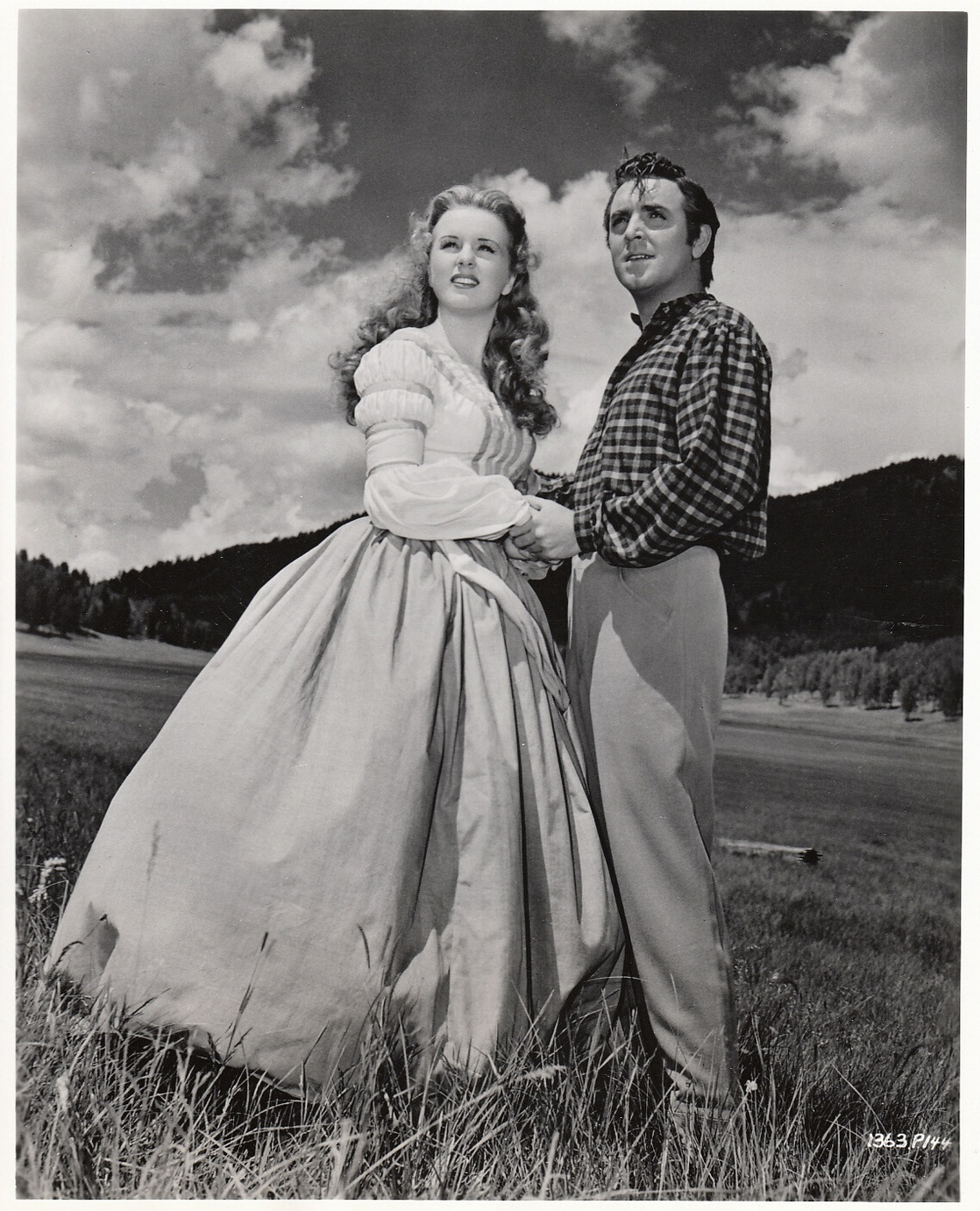 Deanna Durbin, Robert Paige