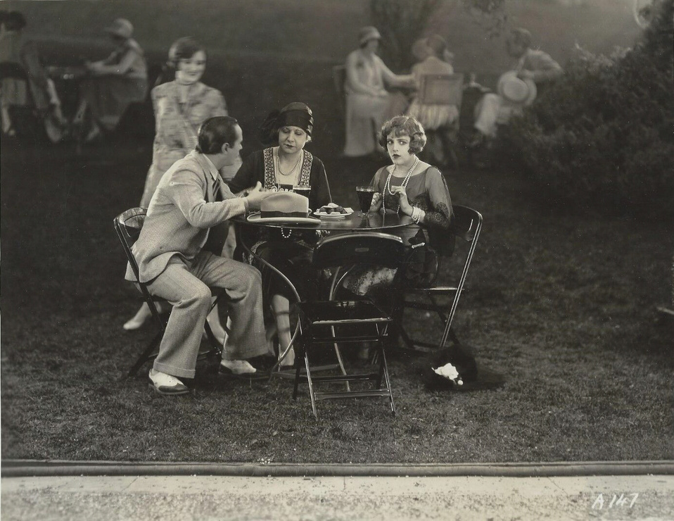 Too Many Crooks picture